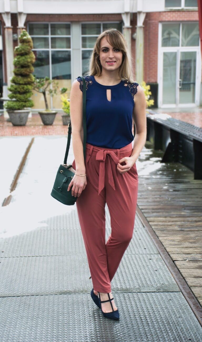 What Color Goes With Rust Pants